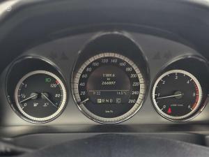 Zils Mercedes-Benz C 200 2009 Viļņa, ar dzinēja tilpumu 2.15 L un nobraukumu 266 tūkst. km par 4500 €, foto 7 vietnē AUTOMOTO.COM.LV