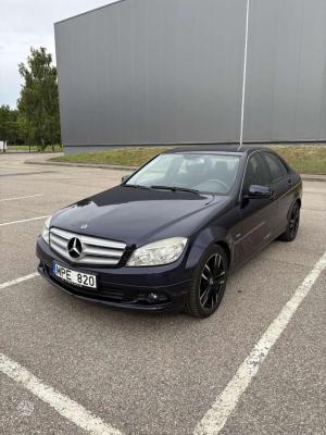 Blue Mercedes-Benz C 200 2010 in Vilnius, with an engine capacity of 2.14 L and mileage of 275 thousand km for 6300 €, photo 3 on AUTOMOTO.COM.LV