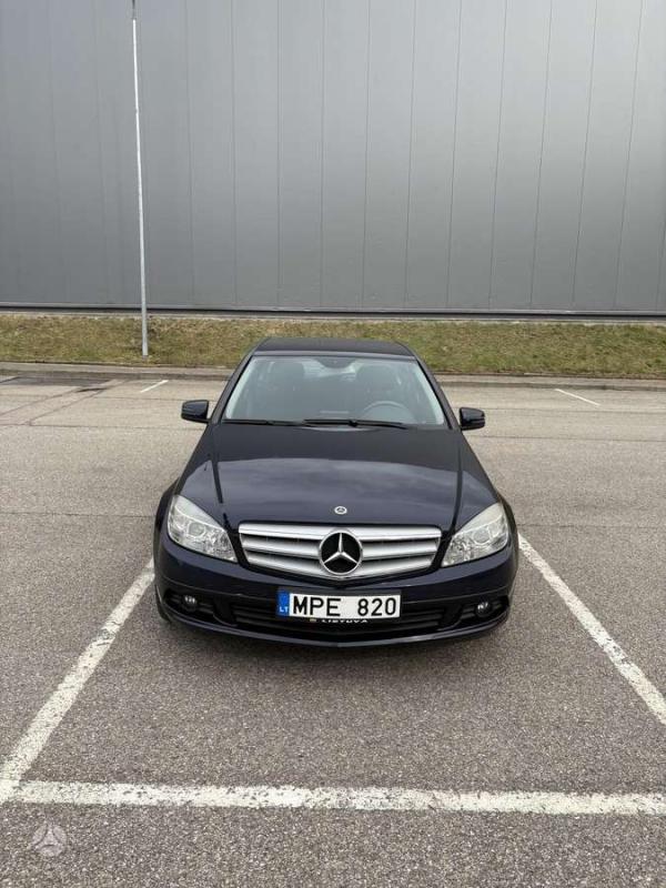 Zils Mercedes-Benz C 200 2010 Viļņa, ar dzinēja tilpumu 2.14 L un nobraukumu 275 tūkst. km par 6300 €, foto 3 vietnē AUTOMOTO.COM.LV
