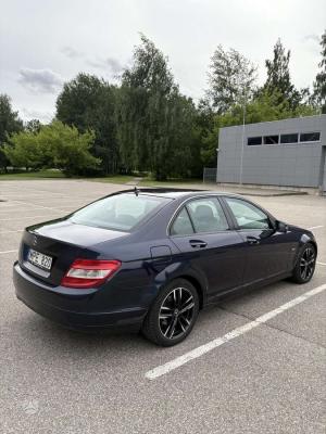 Blue Mercedes-Benz C 200 2010 in Vilnius, with an engine capacity of 2.14 L and mileage of 275 thousand km for 6300 €, photo 6 on AUTOMOTO.COM.LV