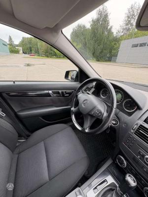 Blue Mercedes-Benz C 200 2010 in Vilnius, with an engine capacity of 2.14 L and mileage of 275 thousand km for 6300 €, photo 10 on AUTOMOTO.COM.LV