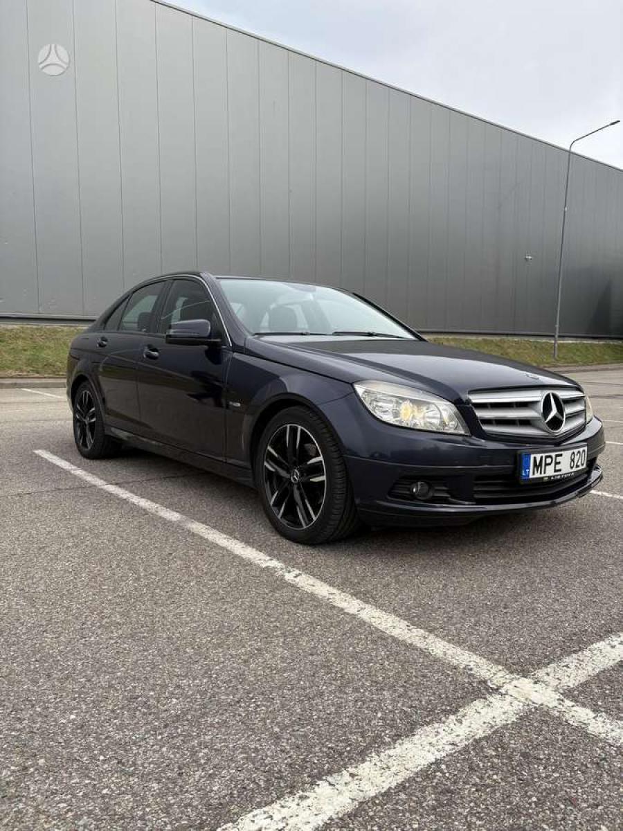 Blue Mercedes-Benz C 200 2010 in Vilnius, with an engine capacity of 2.14 L and mileage of 275 thousand km for 6300 €, photo 13 on AUTOMOTO.COM.LV
