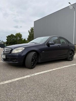 Blue Mercedes-Benz C 200 2010 in Vilnius, with an engine capacity of 2.14 L and mileage of 275 thousand km for 6300 €, photo 14 on AUTOMOTO.COM.LV