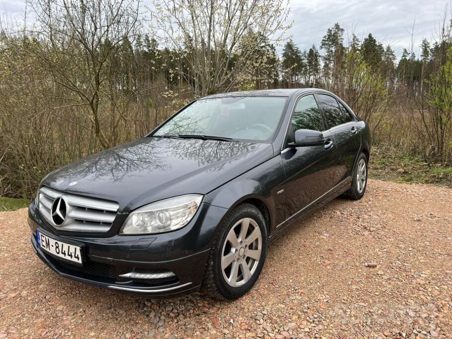 Zils Mercedes-Benz C 200 2011 Jelgava, ar dzinēja tilpumu 2.00 L un nobraukumu 138 tūkst. km par 7000 €, foto 2 vietnē AUTOMOTO.COM.LV