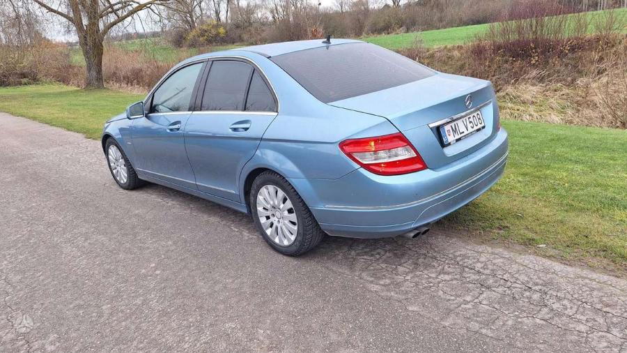 Blue Mercedes-Benz C 200 2011 in Joniskis, with an engine capacity of 2.20 L and mileage of 290 thousand km for 6399 €, photo 2 on AUTOMOTO.COM.LV
