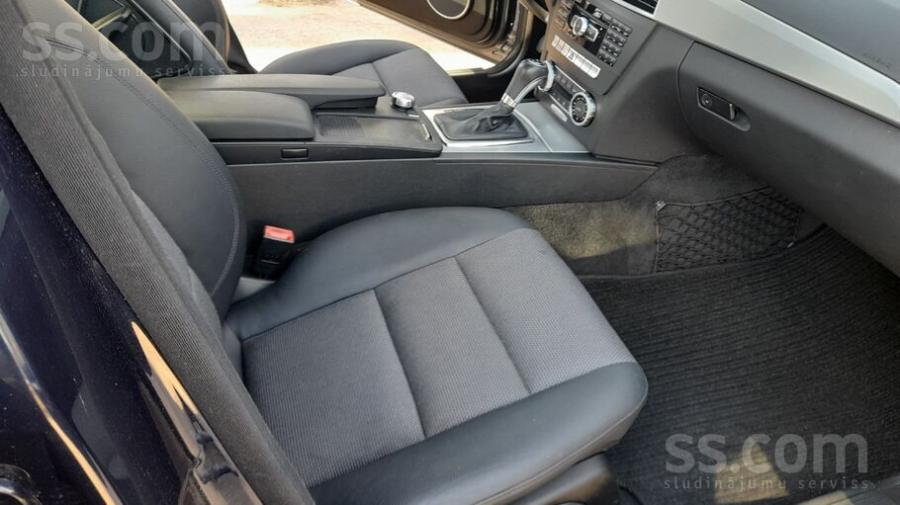 Blue Mercedes-Benz C 200 2011 in Riga, with an engine capacity of 2.20 L and mileage of 242 thousand km for 6850 €, photo 23 on AUTOMOTO.COM.LV