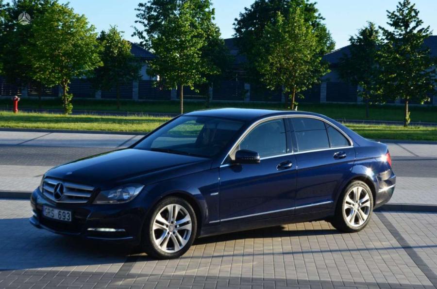 Zils Mercedes-Benz C 200 2011 Šauļi, ar dzinēja tilpumu 2.14 L un nobraukumu 250 tūkst. km par 5400 €, foto 1 vietnē AUTOMOTO.COM.LV