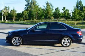Zils Mercedes-Benz C 200 2011 Šauļi, ar dzinēja tilpumu 2.14 L un nobraukumu 250 tūkst. km par 5400 €, foto 5 vietnē AUTOMOTO.COM.LV