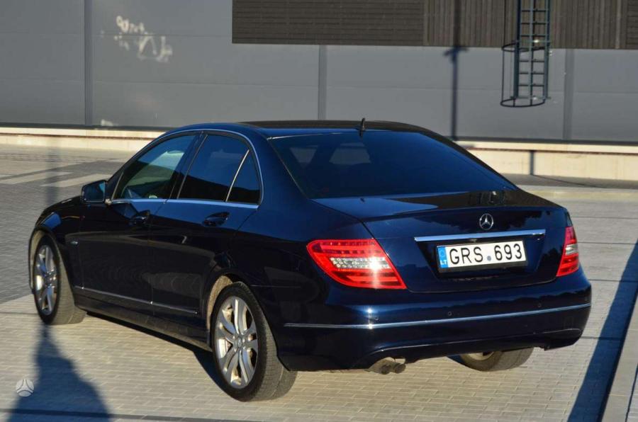 Zils Mercedes-Benz C 200 2011 Šauļi, ar dzinēja tilpumu 2.14 L un nobraukumu 250 tūkst. km par 5400 €, foto 9 vietnē AUTOMOTO.COM.LV