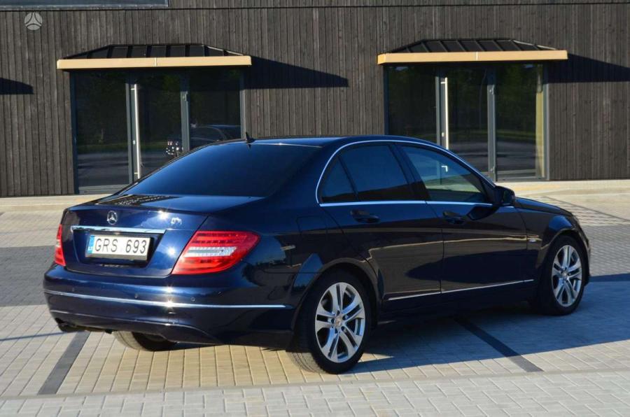 Zils Mercedes-Benz C 200 2011 Šauļi, ar dzinēja tilpumu 2.14 L un nobraukumu 250 tūkst. km par 5400 €, foto 12 vietnē AUTOMOTO.COM.LV