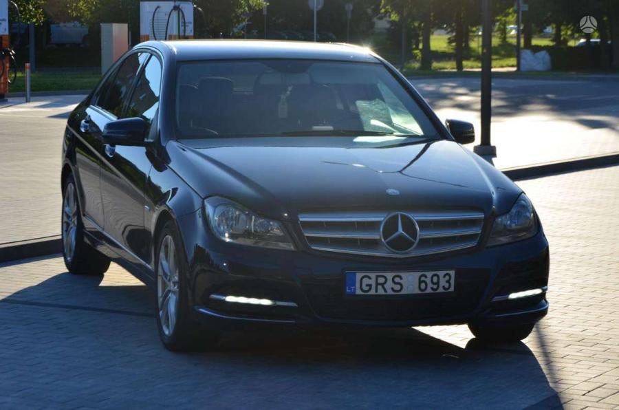 Zils Mercedes-Benz C 200 2011 Šauļi, ar dzinēja tilpumu 2.14 L un nobraukumu 250 tūkst. km par 5400 €, foto 18 vietnē AUTOMOTO.COM.LV
