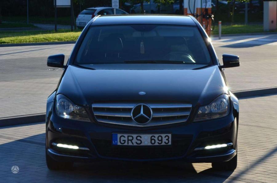 Zils Mercedes-Benz C 200 2011 Šauļi, ar dzinēja tilpumu 2.14 L un nobraukumu 250 tūkst. km par 5400 €, foto 19 vietnē AUTOMOTO.COM.LV