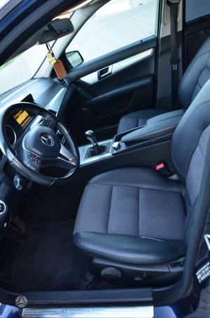 Zils Mercedes-Benz C 200 2011 Šauļi, ar dzinēja tilpumu 2.14 L un nobraukumu 250 tūkst. km par 5400 €, foto 23 vietnē AUTOMOTO.COM.LV
