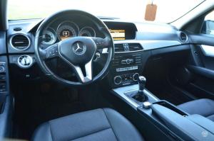 Zils Mercedes-Benz C 200 2011 Šauļi, ar dzinēja tilpumu 2.14 L un nobraukumu 250 tūkst. km par 5400 €, foto 24 vietnē AUTOMOTO.COM.LV