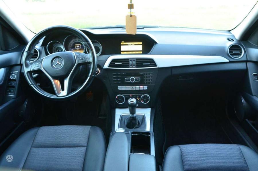 Zils Mercedes-Benz C 200 2011 Šauļi, ar dzinēja tilpumu 2.14 L un nobraukumu 250 tūkst. km par 5400 €, foto 26 vietnē AUTOMOTO.COM.LV