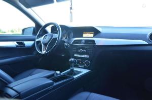 Zils Mercedes-Benz C 200 2011 Šauļi, ar dzinēja tilpumu 2.14 L un nobraukumu 250 tūkst. km par 5400 €, foto 27 vietnē AUTOMOTO.COM.LV
