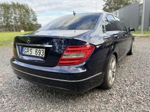 Zils Mercedes-Benz C 200 2011 Viļņa, ar dzinēja tilpumu 2.10 L un nobraukumu 251 tūkst. km par 4800 €, foto 6 vietnē AUTOMOTO.COM.LV