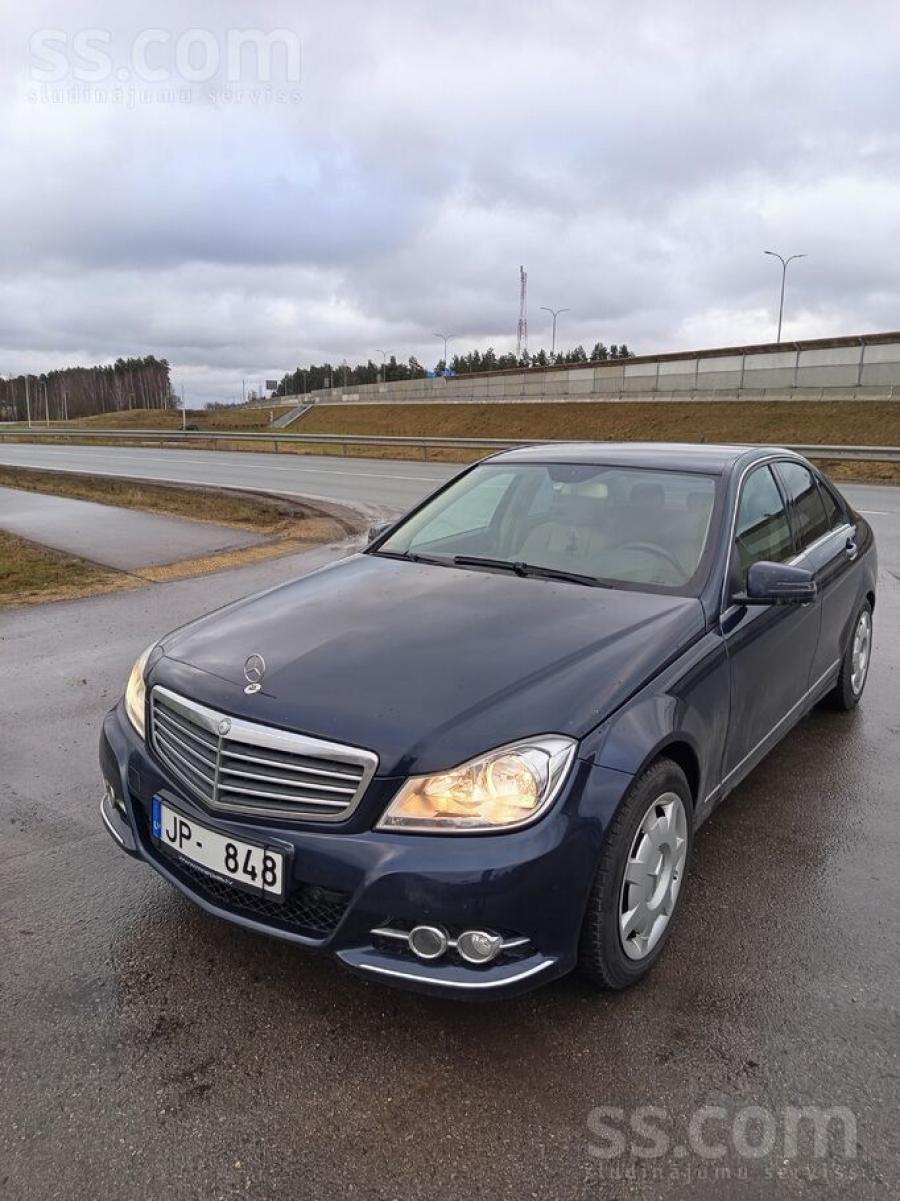 Blue Mercedes-Benz C 200 2012 in Riga, with an engine capacity of 2.10 L and mileage of 320 thousand km for 6200 €, photo 1 on AUTOMOTO.COM.LV