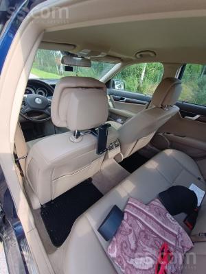 Blue Mercedes-Benz C 200 2012 in Riga, with an engine capacity of 2.10 L and mileage of 320 thousand km for 6200 €, photo 5 on AUTOMOTO.COM.LV