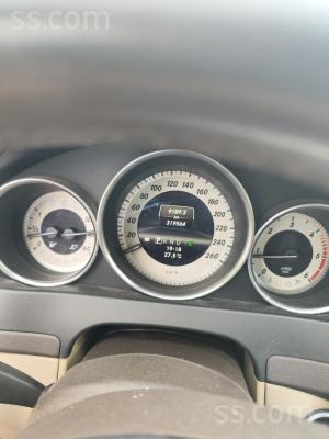 Blue Mercedes-Benz C 200 2012 in Riga, with an engine capacity of 2.10 L and mileage of 320 thousand km for 6200 €, photo 6 on AUTOMOTO.COM.LV