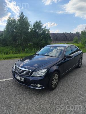 Blue Mercedes-Benz C 200 2012 in Riga, with an engine capacity of 2.10 L and mileage of 320 thousand km for 6200 €, photo 7 on AUTOMOTO.COM.LV