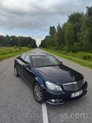 Blue Mercedes-Benz C 200 2012 in Riga, with an engine capacity of 2.10 L and mileage of 320 thousand km for 6200 €, photo 8 on AUTOMOTO.COM.LV