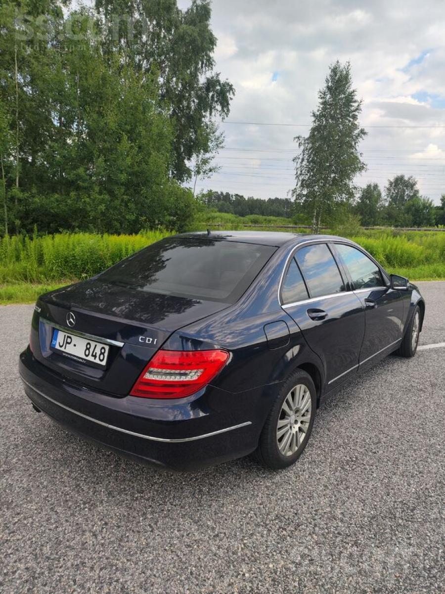 Blue Mercedes-Benz C 200 2012 in Riga, with an engine capacity of 2.10 L and mileage of 320 thousand km for 6200 €, photo 9 on AUTOMOTO.COM.LV