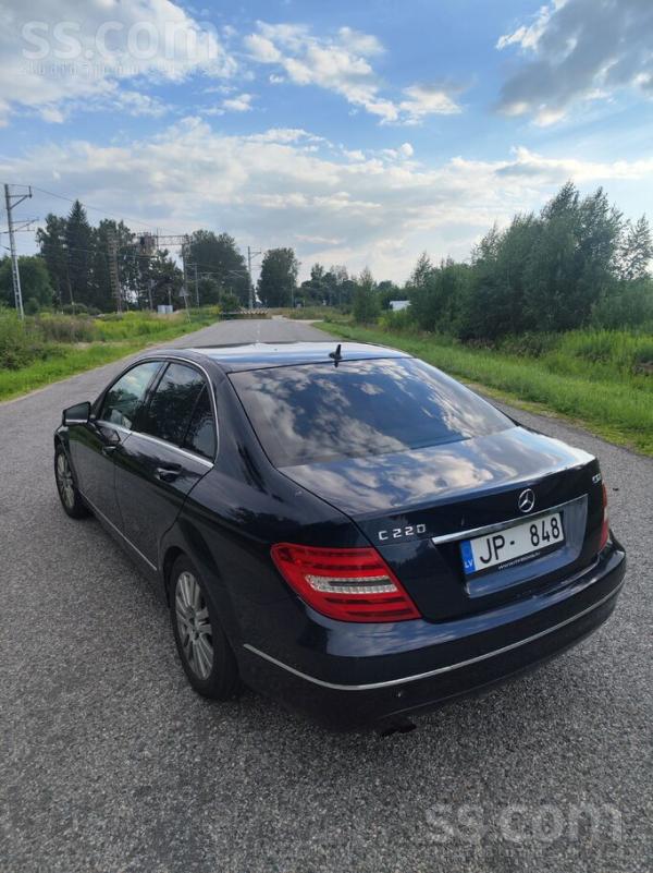 Zils Mercedes-Benz C 200 2012 Rīga, ar dzinēja tilpumu 2.10 L un nobraukumu 320 tūkst. km par 6200 €, foto 9 vietnē AUTOMOTO.COM.LV