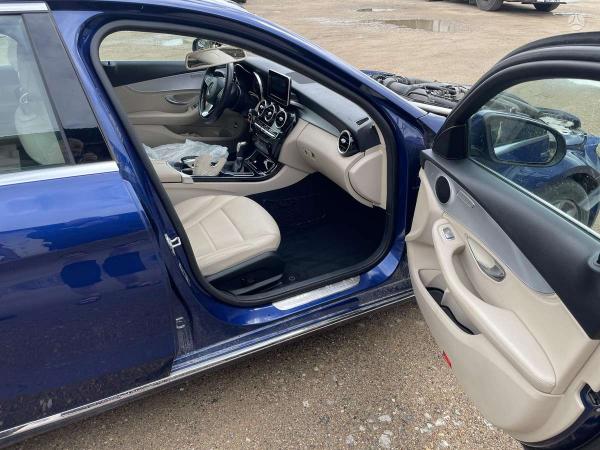 Blue Mercedes-Benz C 200 2015 in Vilnius, with an engine capacity of 1.60 L and mileage of 225 thousand km for 6300 €, photo 10 on AUTOMOTO.COM.LV