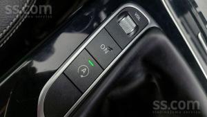 Zils Mercedes-Benz C 200 2016 Rīga, ar dzinēja tilpumu 1.60 L un nobraukumu 130 tūkst. km par 10900 €, foto 24 vietnē AUTOMOTO.COM.LV