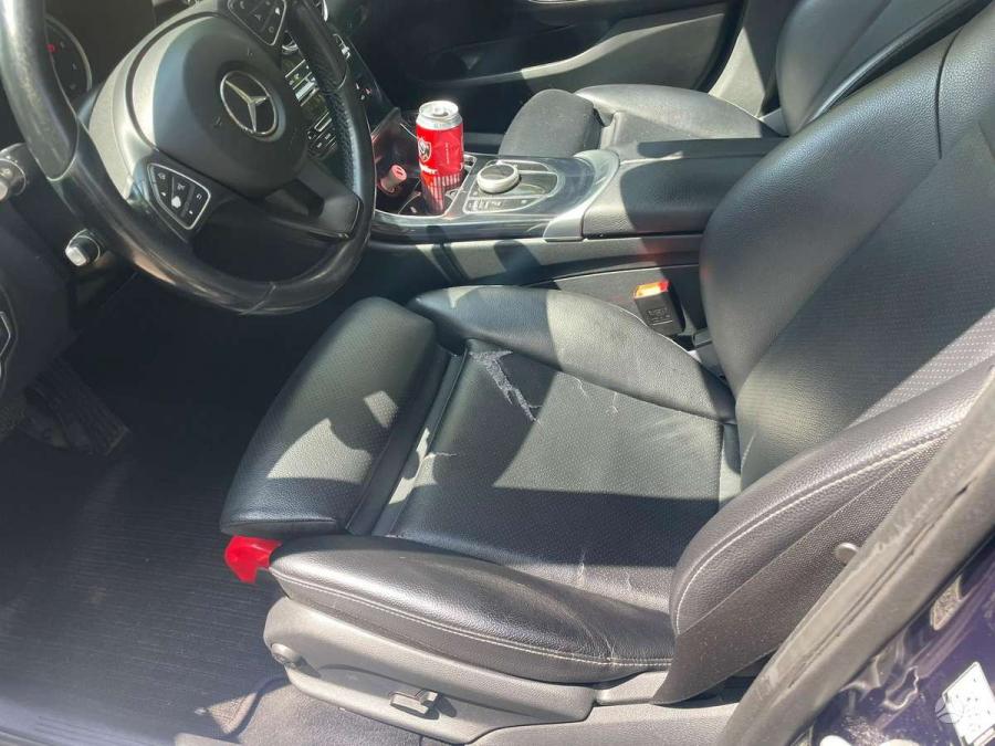 Blue Mercedes-Benz C 200 2016 in Utena, with an engine capacity of 2.00 L and mileage of 380 thousand km for 8650 €, photo 9 on AUTOMOTO.COM.LV