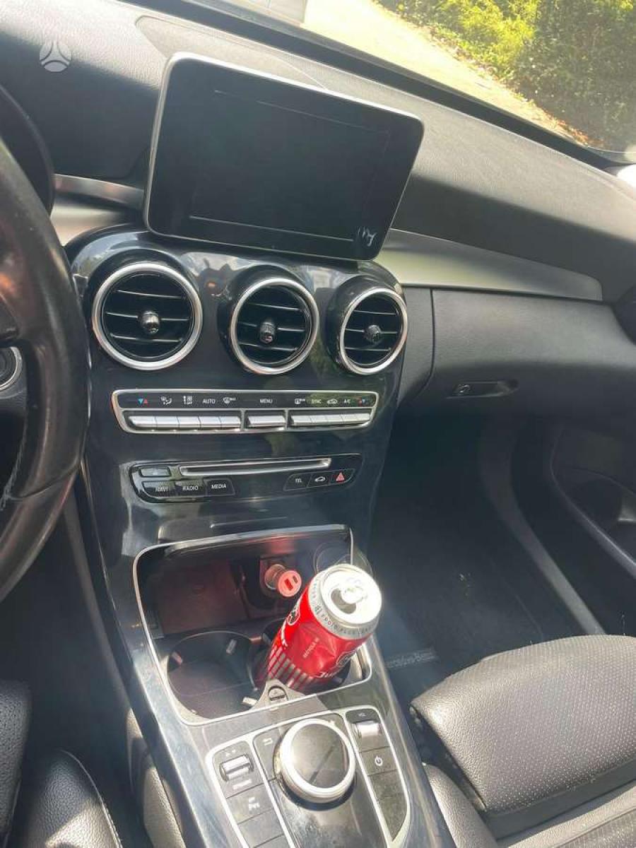 Blue Mercedes-Benz C 200 2016 in Utena, with an engine capacity of 2.00 L and mileage of 380 thousand km for 8650 €, photo 10 on AUTOMOTO.COM.LV