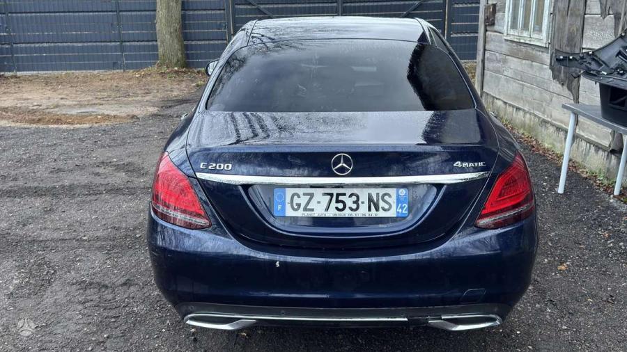 Blue Mercedes-Benz C 200 2018 in Jonava, with an engine capacity of 0.00 L and mileage of 170 thousand km for 9900 €, photo 14 on AUTOMOTO.COM.LV