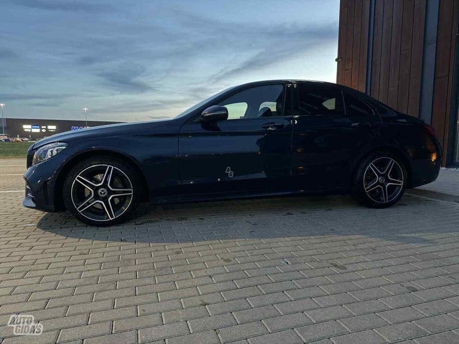 Blue Mercedes-Benz C 200 2019 in Kaunas, with an engine capacity of 1.60 L and mileage of 140 thousand km for 22000 €, photo 16 on AUTOMOTO.COM.LV