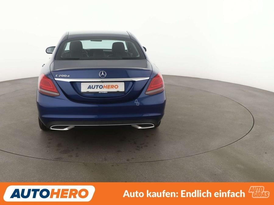 Blue Mercedes-Benz C 200 2020 in Kaunas, with an engine capacity of 1.60 L and mileage of 85 thousand km for 26695 €, photo 5 on AUTOMOTO.COM.LV