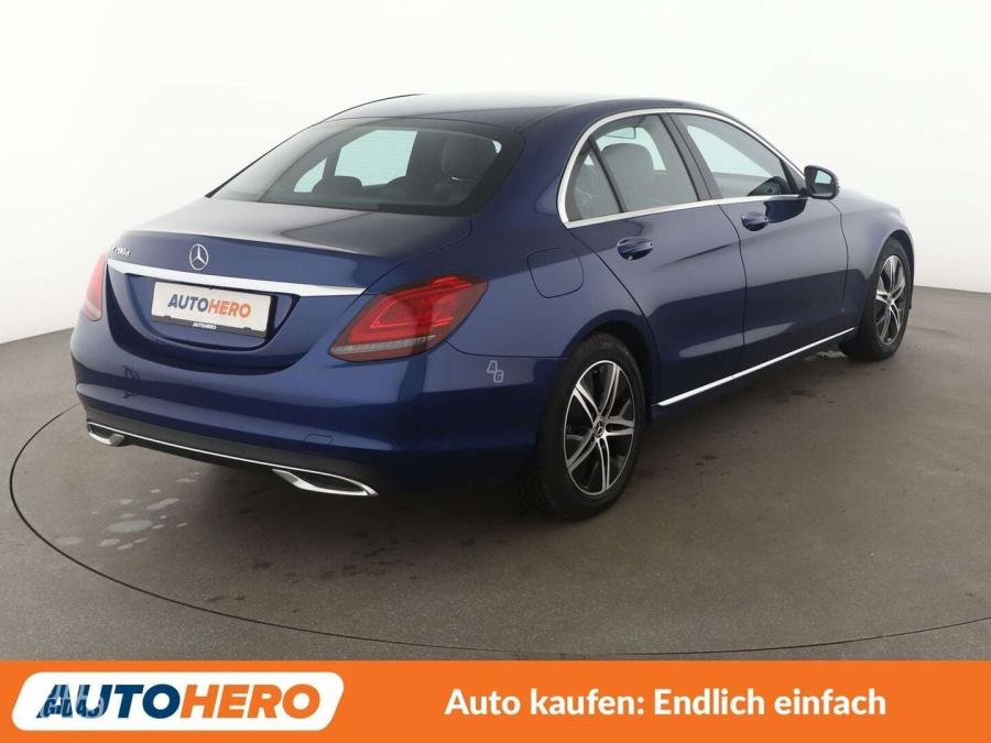 Blue Mercedes-Benz C 200 2020 in Kaunas, with an engine capacity of 1.60 L and mileage of 85 thousand km for 26695 €, photo 6 on AUTOMOTO.COM.LV