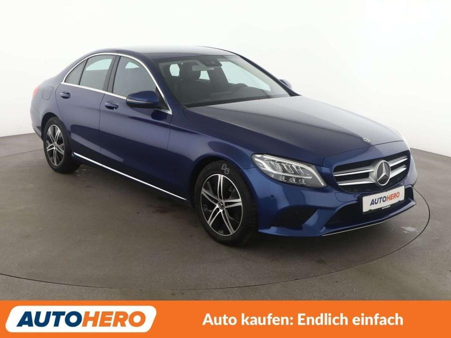 Blue Mercedes-Benz C 200 2020 in Kaunas, with an engine capacity of 1.60 L and mileage of 85 thousand km for 26695 €, photo 8 on AUTOMOTO.COM.LV