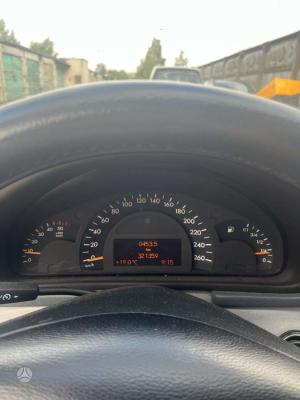 Zils Mercedes-Benz C 200 2001 Kauņa, ar dzinēja tilpumu 2.15 L un nobraukumu 321 tūkst. km par 2000 €, foto 11 vietnē AUTOMOTO.COM.LV