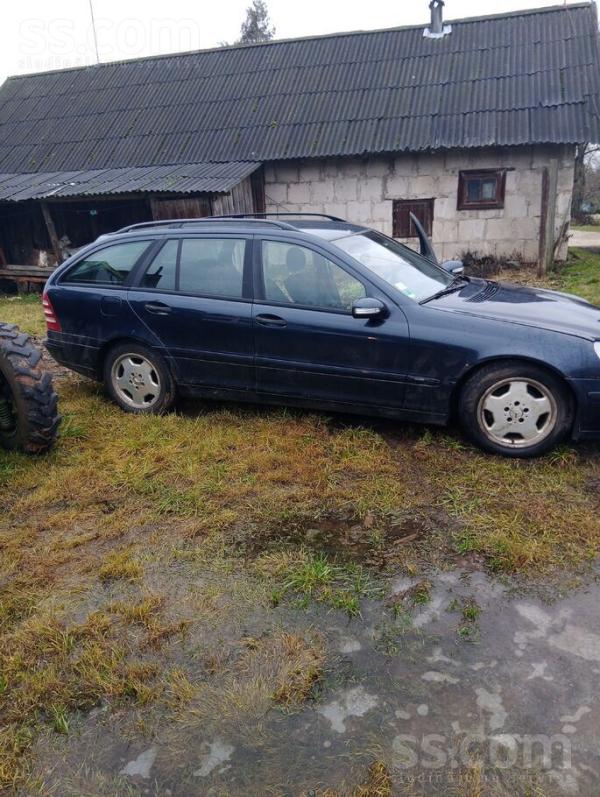 Zils Mercedes-Benz C 200 2004 Balvi, ar dzinēja tilpumu 2.00 L un nobraukumu 0 tūkst. km par 1200 €, foto 4 vietnē AUTOMOTO.COM.LV