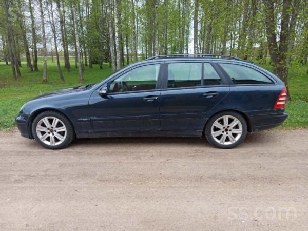 Zils Mercedes-Benz C 200 2004 Balvi, ar dzinēja tilpumu 2.20 L un nobraukumu 430 tūkst. km par 1500 €, foto 2 vietnē AUTOMOTO.COM.LV