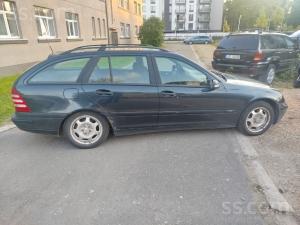 Синий Мерседес Ц 200 2004 в Рига, объемом двигателя 2.10 л и пробегом 326 тыс. км за 1700 €, фото 6 на AUTOMOTO.COM.LV