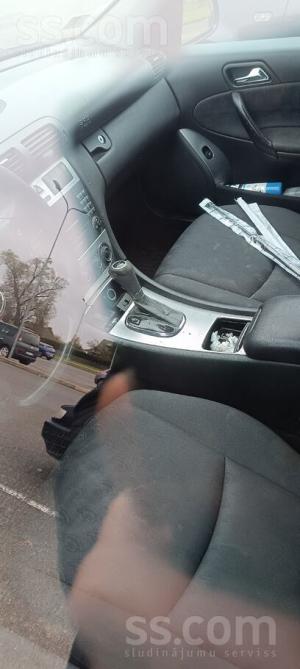 Zils Mercedes-Benz C 200 2006 Rīga, ar dzinēja tilpumu 2.20 L un nobraukumu 240 tūkst. km par 600 €, foto 6 vietnē AUTOMOTO.COM.LV