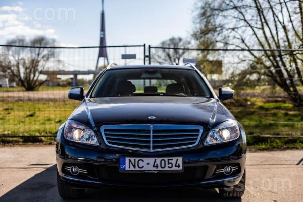 Blue Mercedes-Benz C 200 2008 in Riga, with an engine capacity of 1.80 L and mileage of 356 thousand km for 4990 €, photo 2 on AUTOMOTO.COM.LV