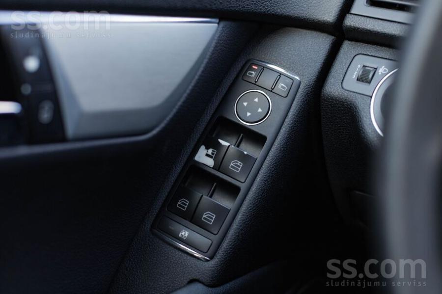Zils Mercedes-Benz C 200 2008 Rīga, ar dzinēja tilpumu 1.80 L un nobraukumu 356 tūkst. km par 4990 €, foto 16 vietnē AUTOMOTO.COM.LV