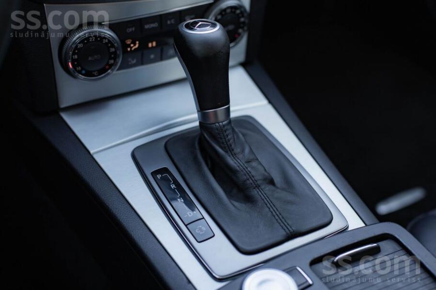 Zils Mercedes-Benz C 200 2008 Rīga, ar dzinēja tilpumu 1.80 L un nobraukumu 356 tūkst. km par 4990 €, foto 25 vietnē AUTOMOTO.COM.LV