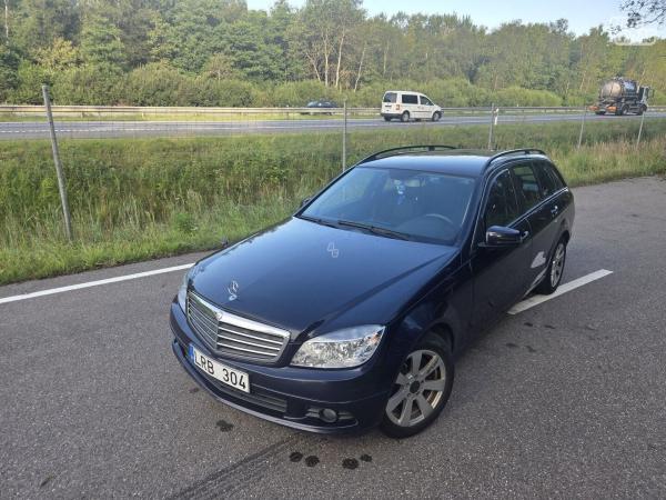 Zils Mercedes-Benz C 200 2009 Kauņa, ar dzinēja tilpumu 2.20 L un nobraukumu 310 tūkst. km par 2099 €, foto 1 vietnē AUTOMOTO.COM.LV