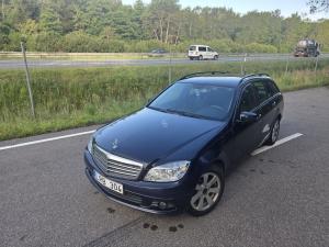 Zils Mercedes-Benz C 200 2009 Kauņa, ar dzinēja tilpumu 2.20 L un nobraukumu 310 tūkst. km par 2099 €, foto  vietnē AUTOMOTO.COM.LV
