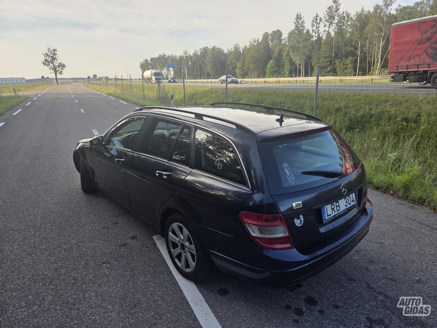 Zils Mercedes-Benz C 200 2009 Kauņa, ar dzinēja tilpumu 2.20 L un nobraukumu 310 tūkst. km par 2099 €, foto 14 vietnē AUTOMOTO.COM.LV