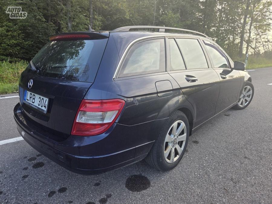 Zils Mercedes-Benz C 200 2009 Kauņa, ar dzinēja tilpumu 2.20 L un nobraukumu 310 tūkst. km par 2099 €, foto 20 vietnē AUTOMOTO.COM.LV