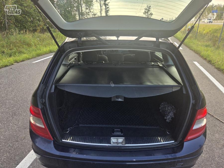 Zils Mercedes-Benz C 200 2009 Kauņa, ar dzinēja tilpumu 2.20 L un nobraukumu 310 tūkst. km par 2099 €, foto 22 vietnē AUTOMOTO.COM.LV